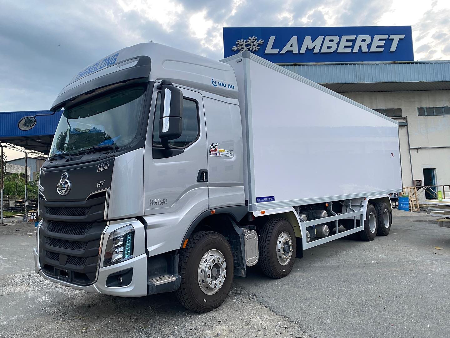 CHENGLONG 4 chân thùng bảo ôn Lamberet